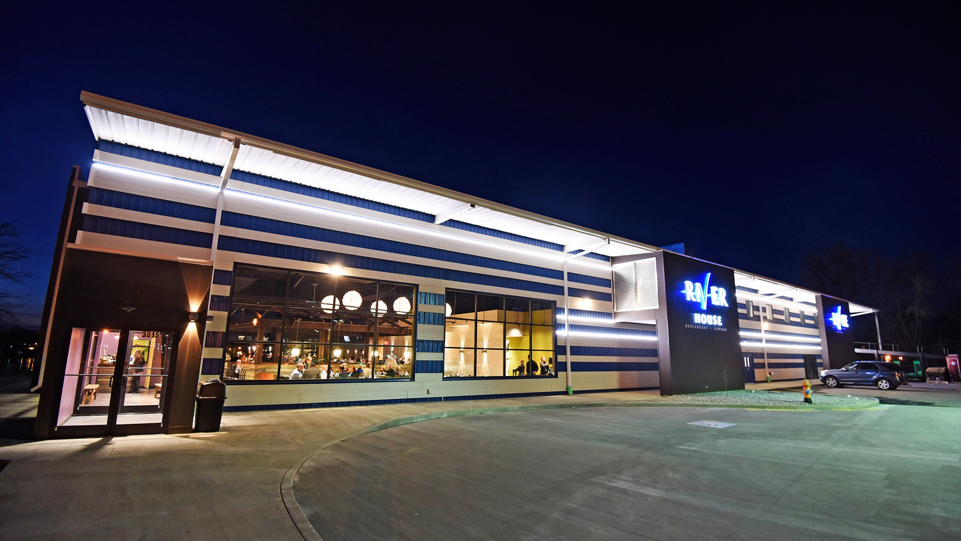 RHOUSE & THE LEVEE- MoxieTalk